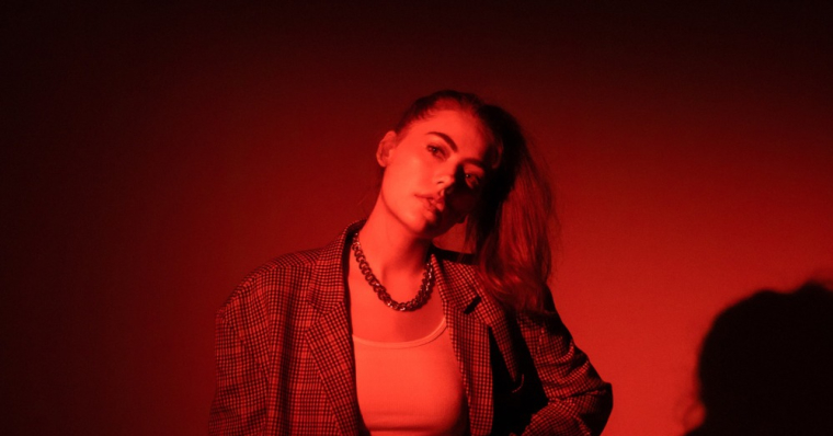 Kate Lynn - Professional